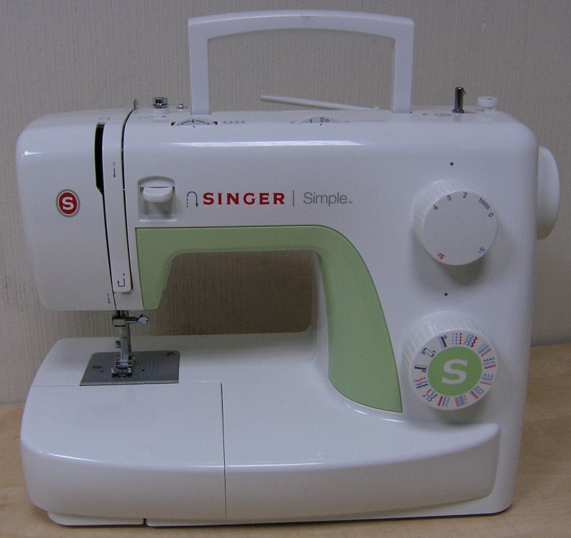 SINGER Simple 3229 Електромеханічна швейна машина